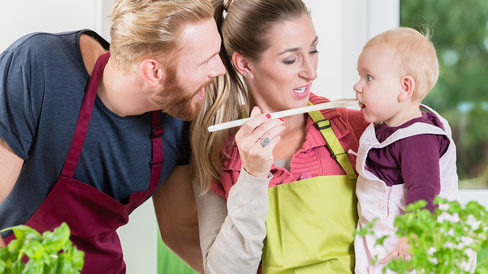 Kinder Kochen Mit Eltern Lächelnd Glücklich Aufgeregte Eltern Und
