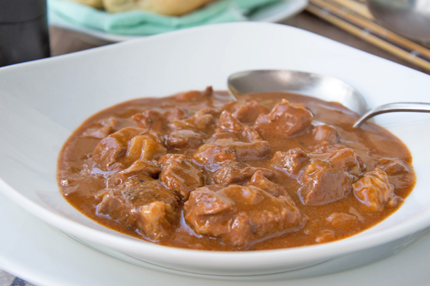 Gulasch - Rezept | GuteKueche.at